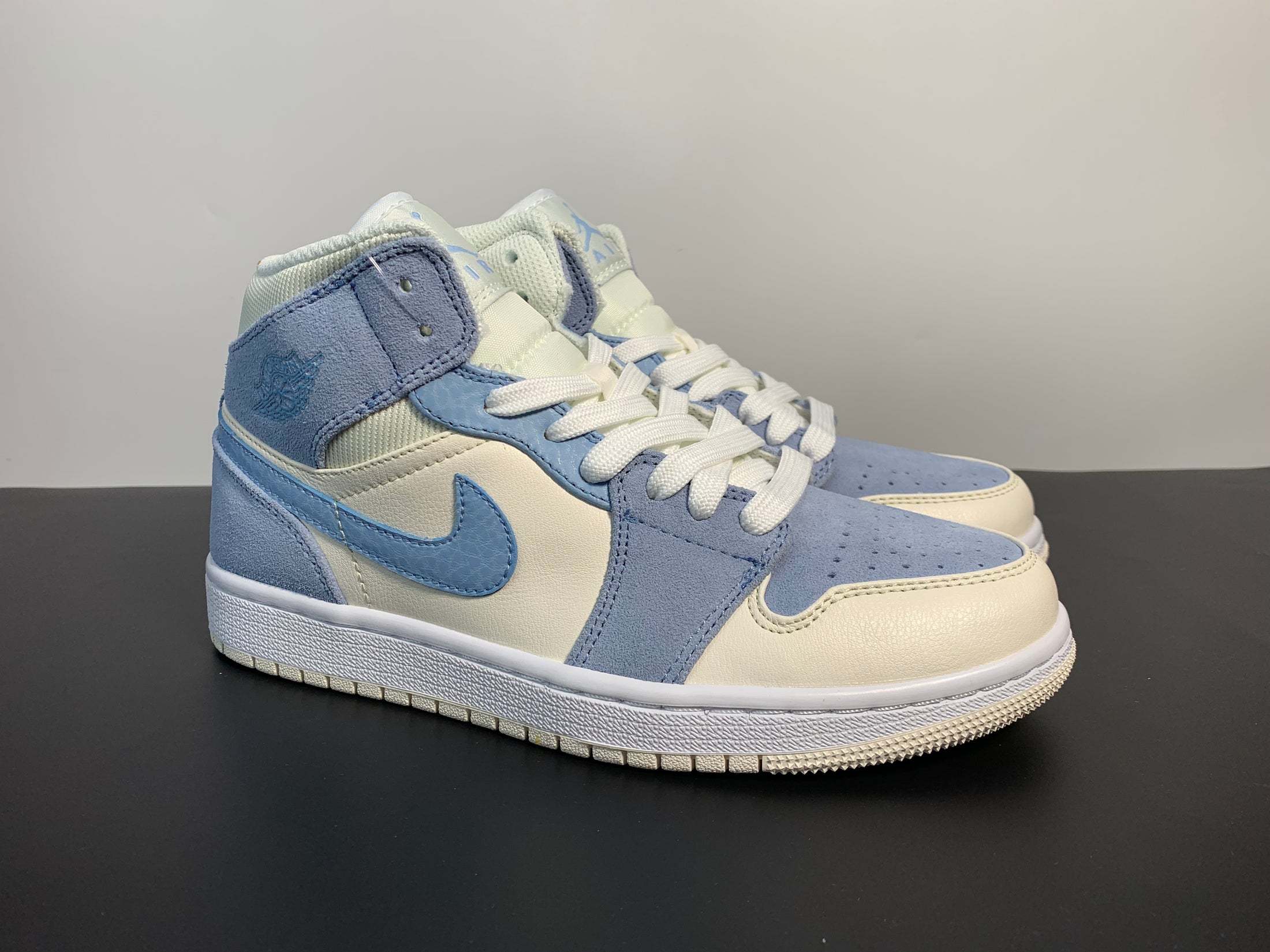 Nike Air Jordan 1 Mid Mixed Textures Blue – TOTOFONE